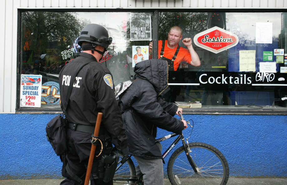 Seattle cops, anarchists prepare for May Day - seattlepi.com