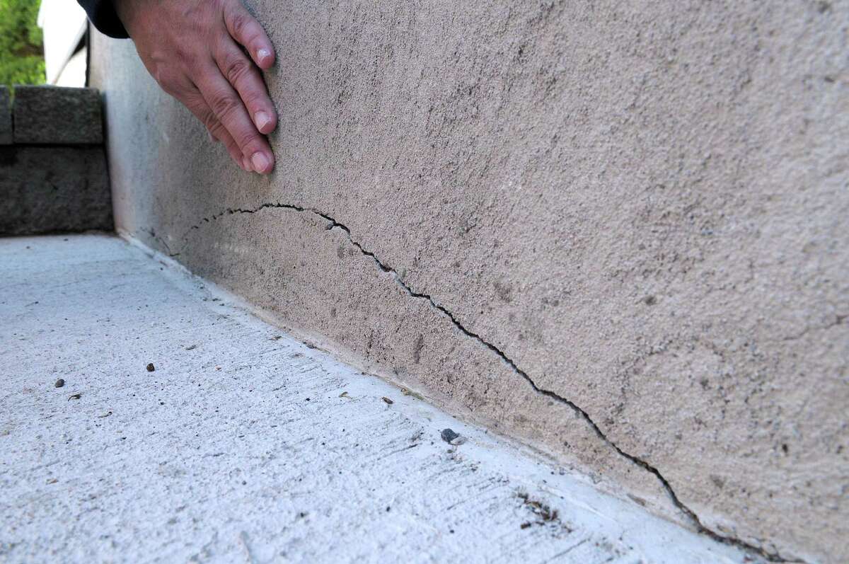 Did Saint Rose 'quake' damage home?