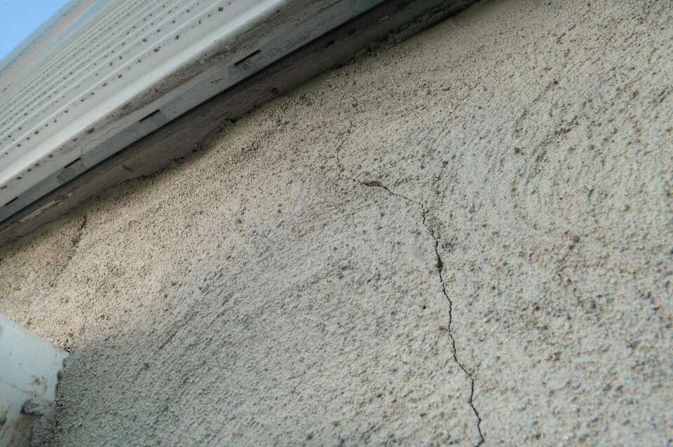 Did Saint Rose 'quake' damage home?