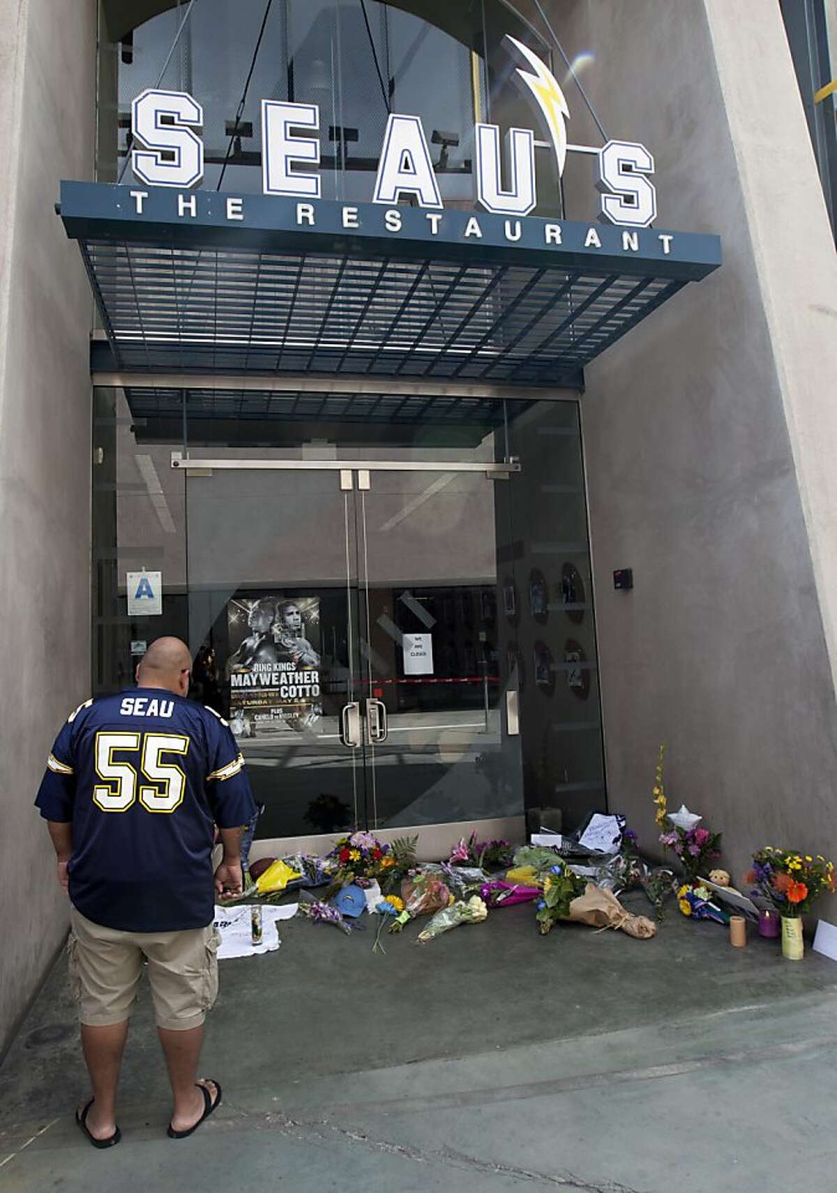 Junior Seau, 1969-2012: Chargers linebacker
