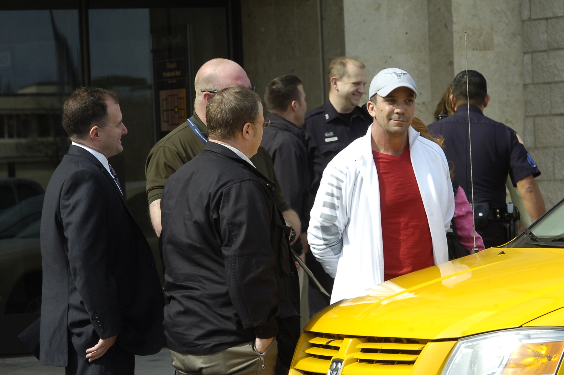 Tall, Dark and Handsome Bandit admits guilt in Beaumont bank robbery