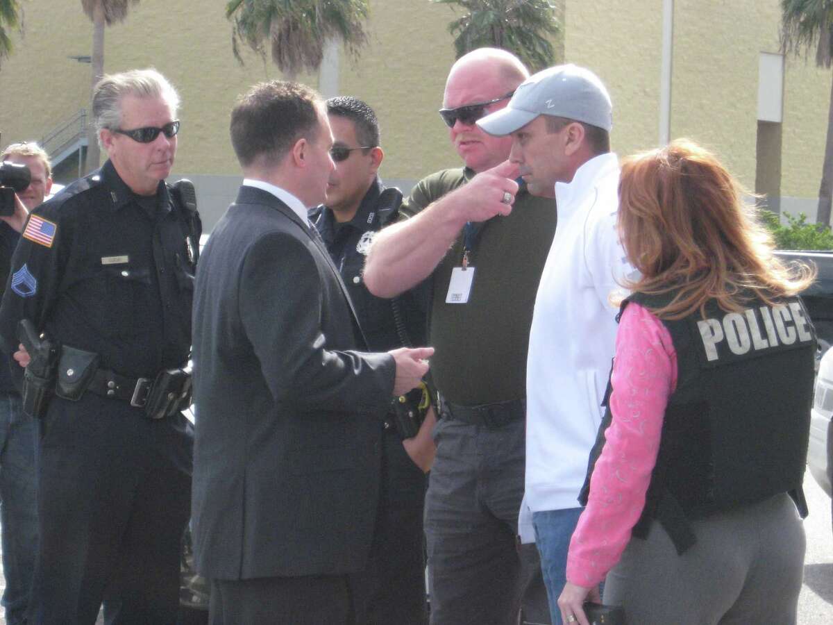 Tall, Dark and Handsome Bandit admits guilt in Beaumont bank robbery