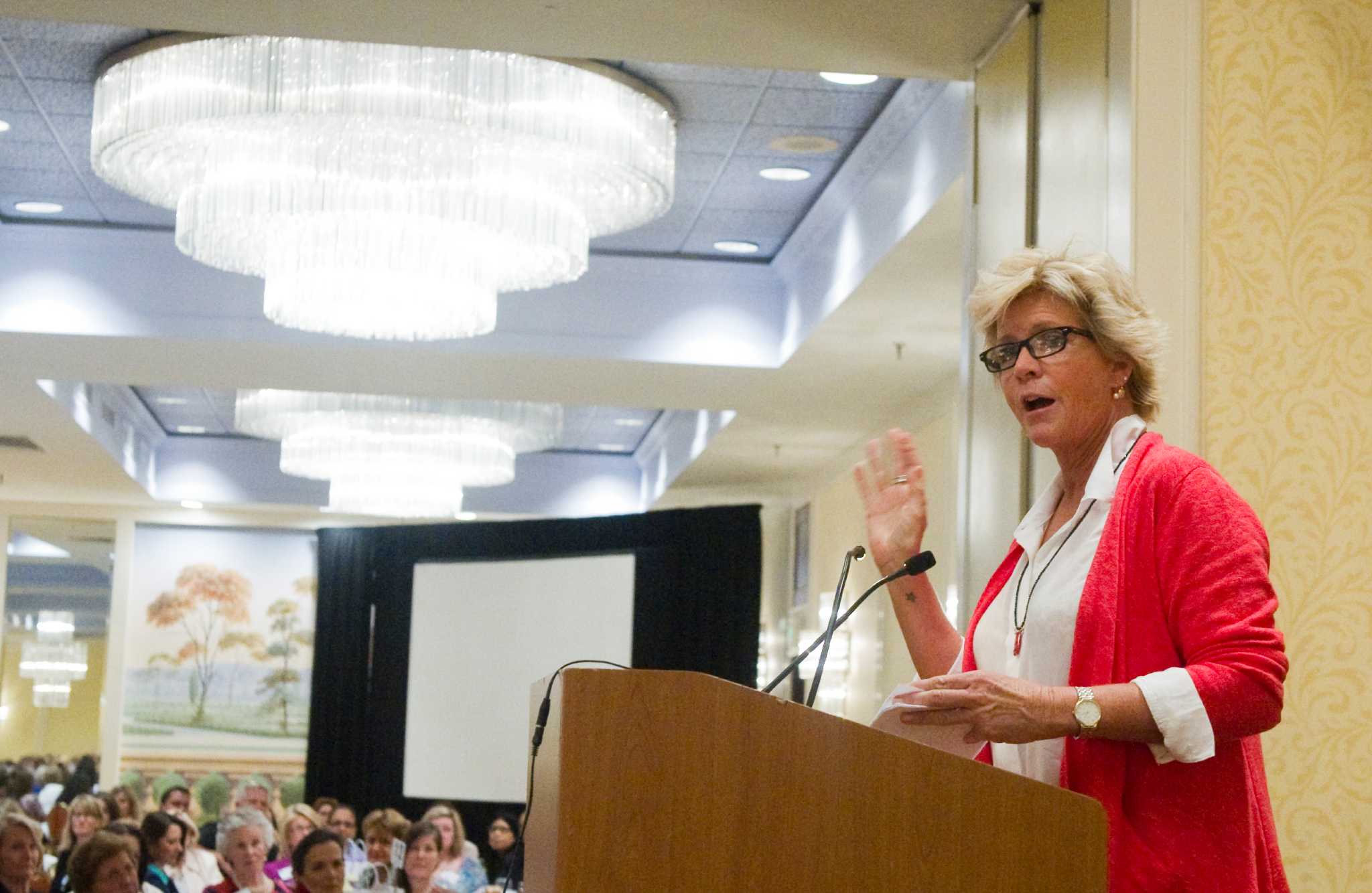 Actress raises voice about domestic violence