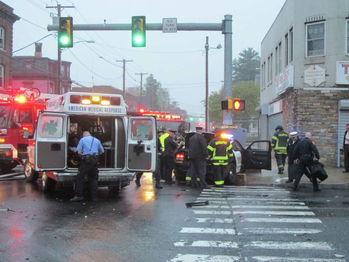 2 Bridgeport cops hurt in 3-car crash