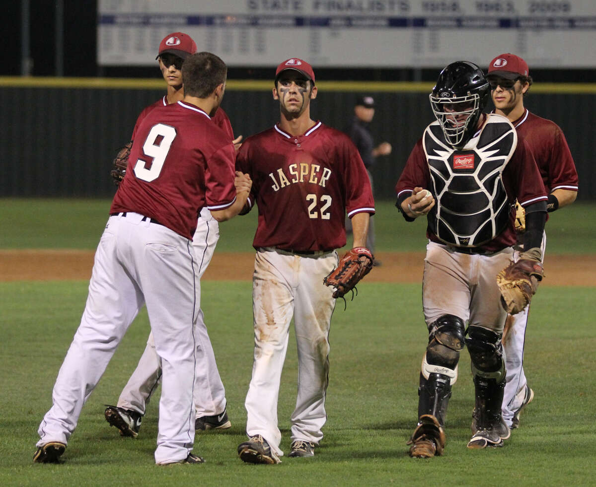 Jasper turns back Rusk in playoff opener