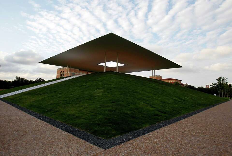 Skyspace turns eyes heavenward at Rice campus