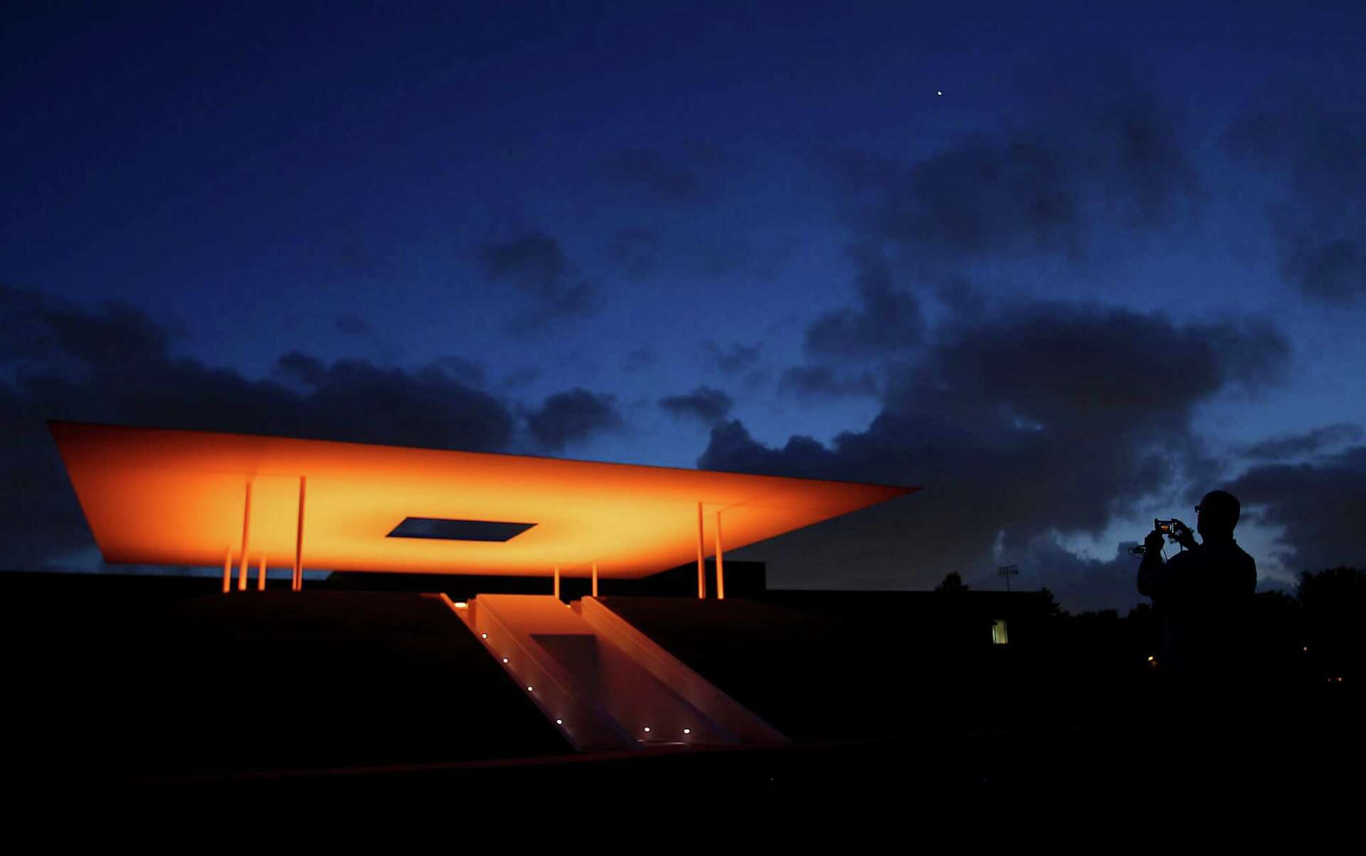 Skyspace turns eyes heavenward at Rice campus