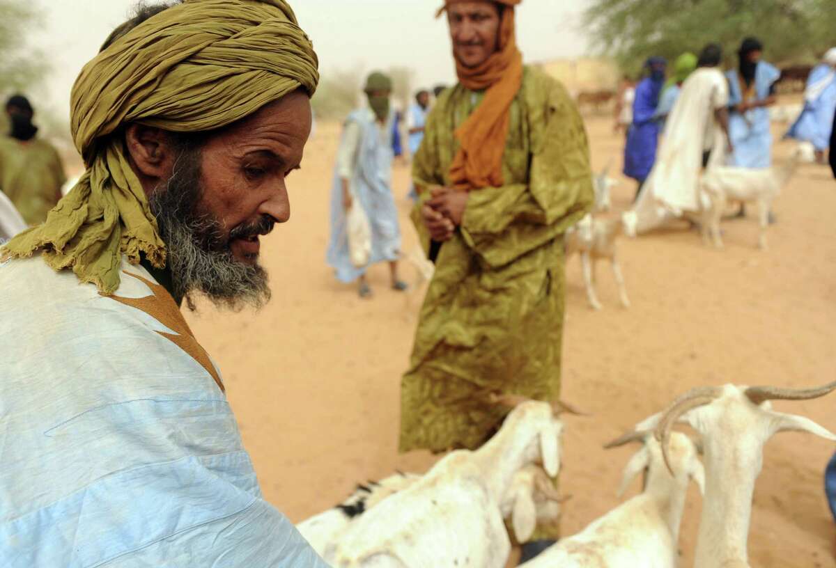 World news in photos: Mali refugees face starvation