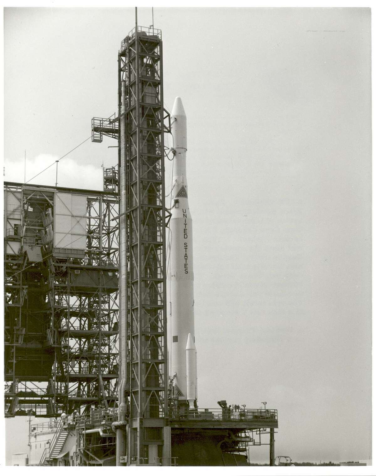 McDonnell departure from Boeing board cuts link to old company