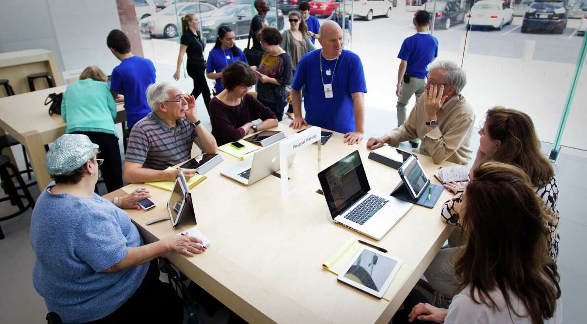 Tech retailers keep it human