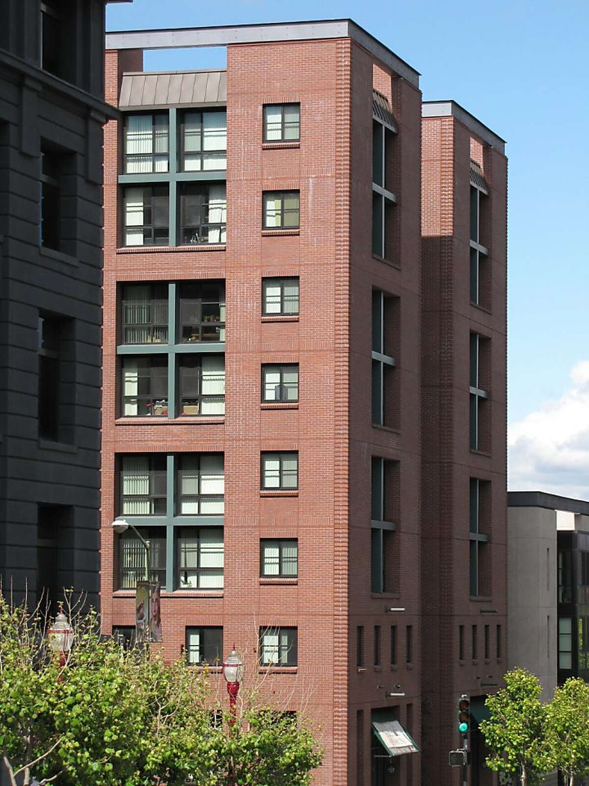 Design of mid-rise housing sets neighborly tone