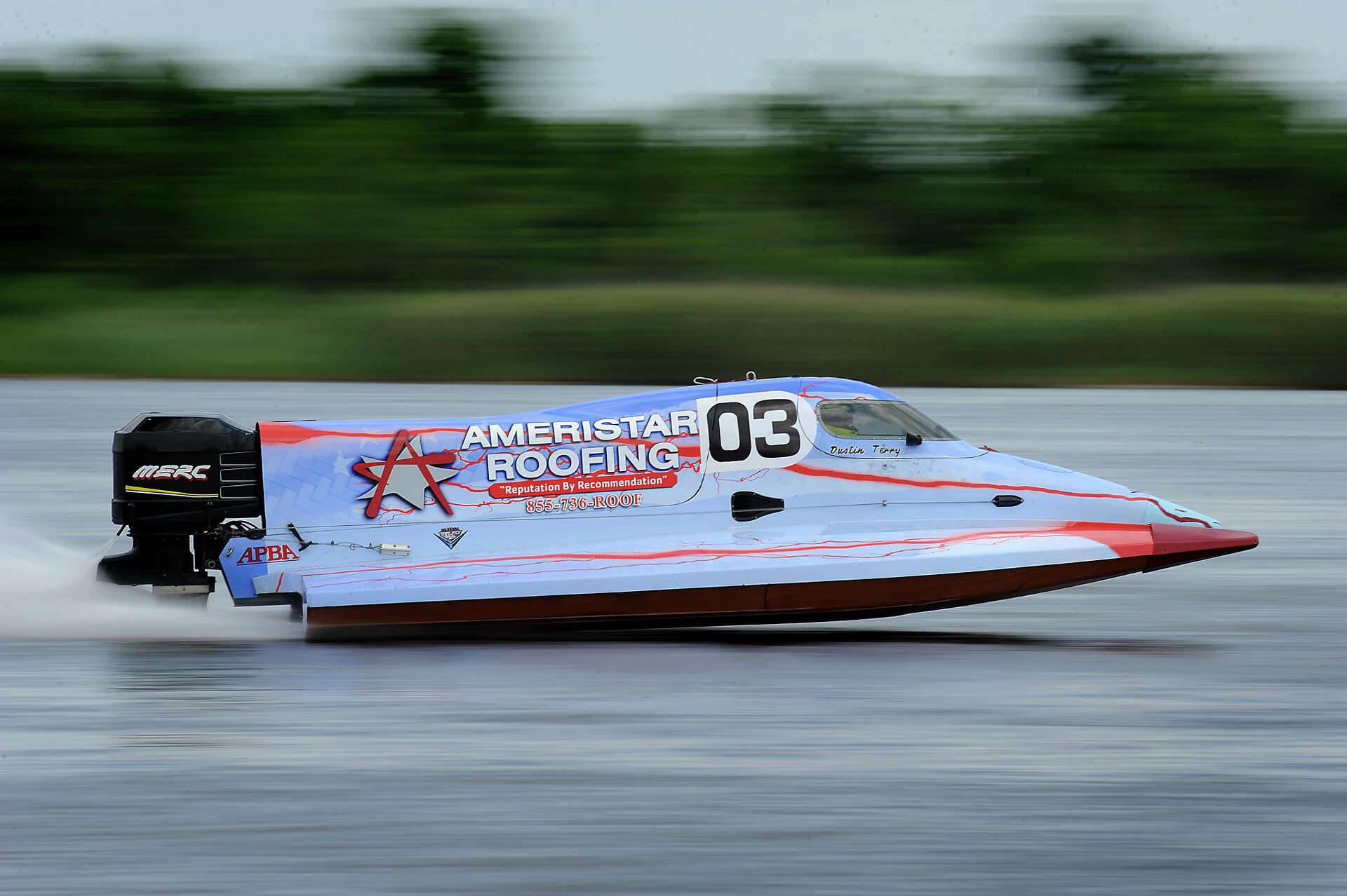 Power boat races thrill crowds at Port Neches RiverFest