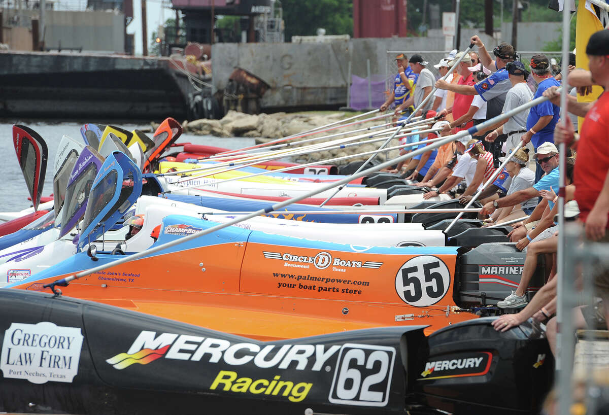 Power boat races thrill crowds at Port Neches RiverFest