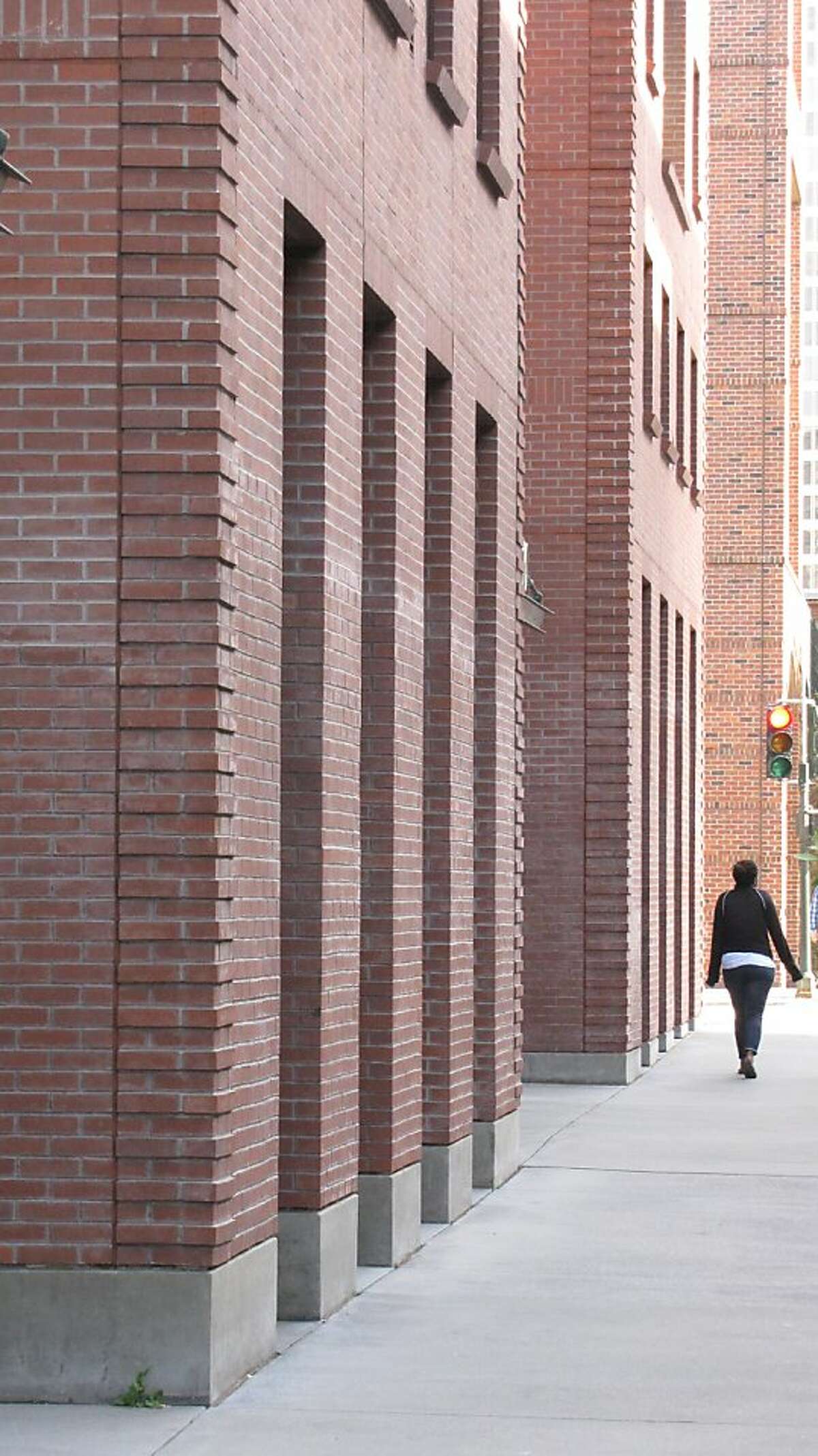 Design of mid-rise housing sets neighborly tone