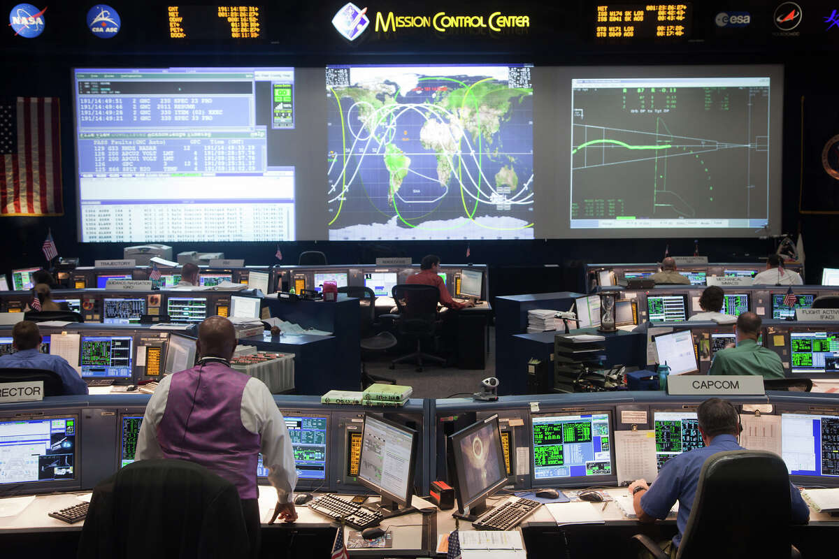 Mission Control goes from metal boxes to flat screens in big redesign