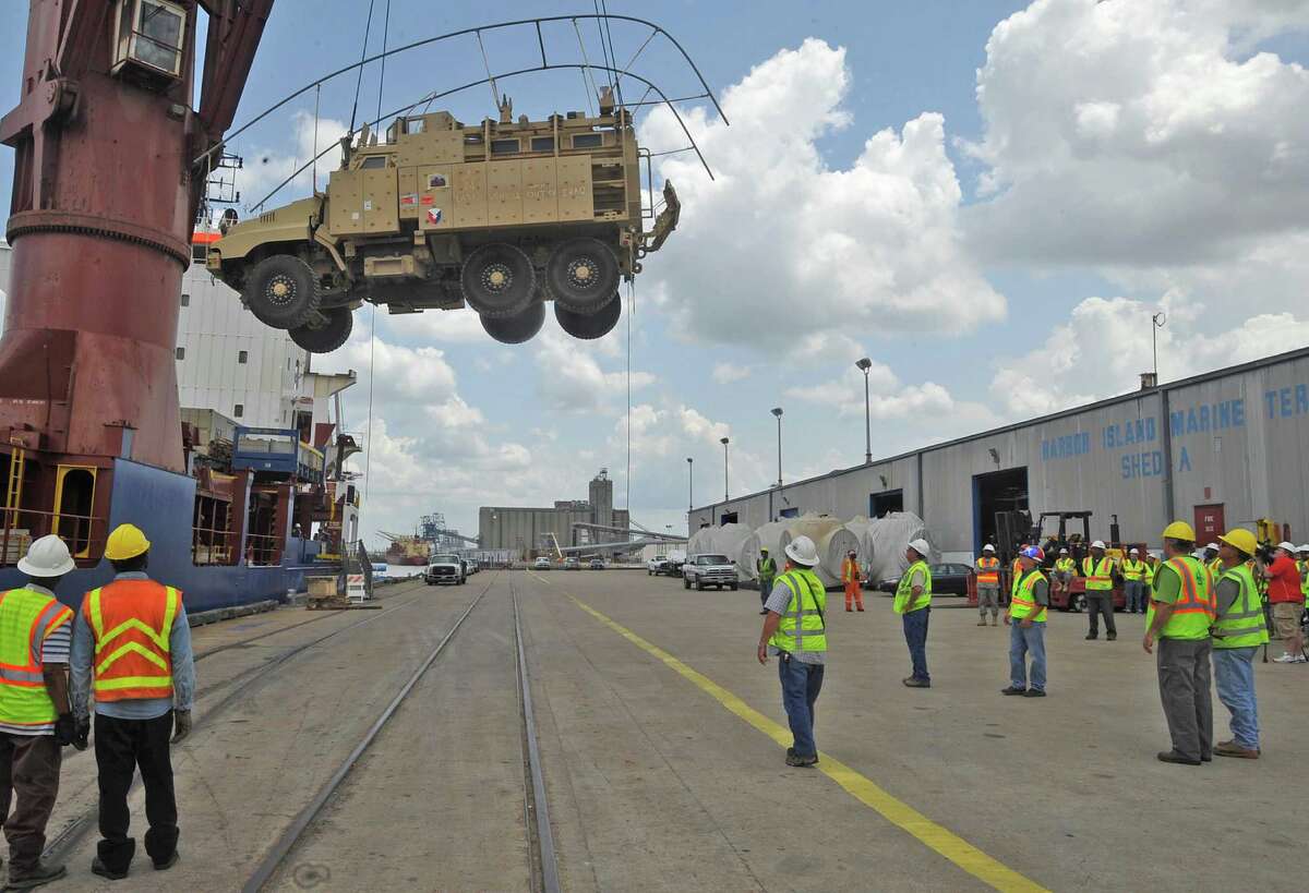 Applause welcomes last Iraq vehicle as it arrives in Beaumont