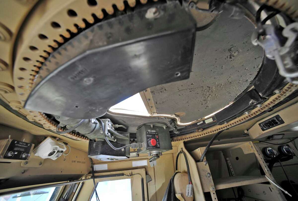 Applause welcomes last Iraq vehicle as it arrives in Beaumont