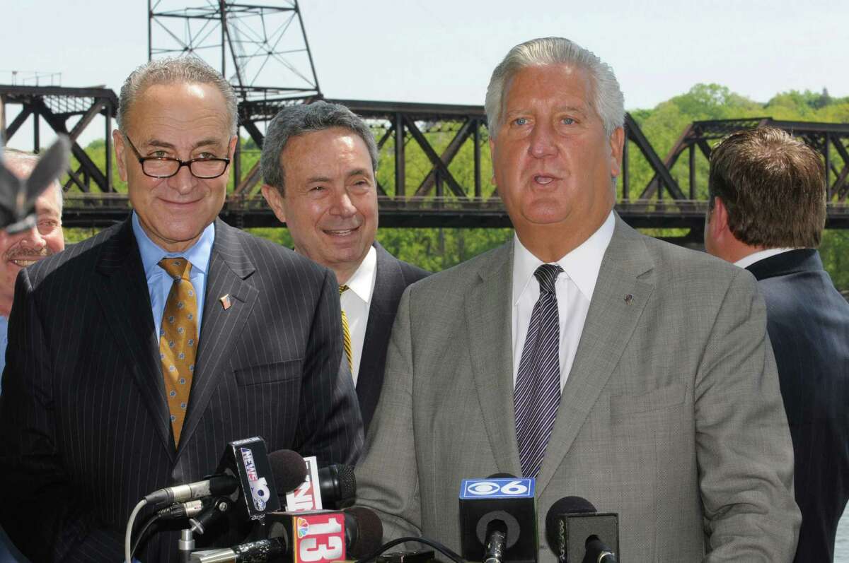 A push for plan to rebuild bridge