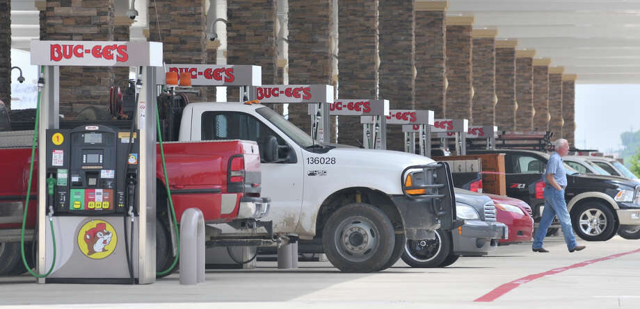 Gas wars ignited by Buc-ee's also hit S.A. - San Antonio Express-News