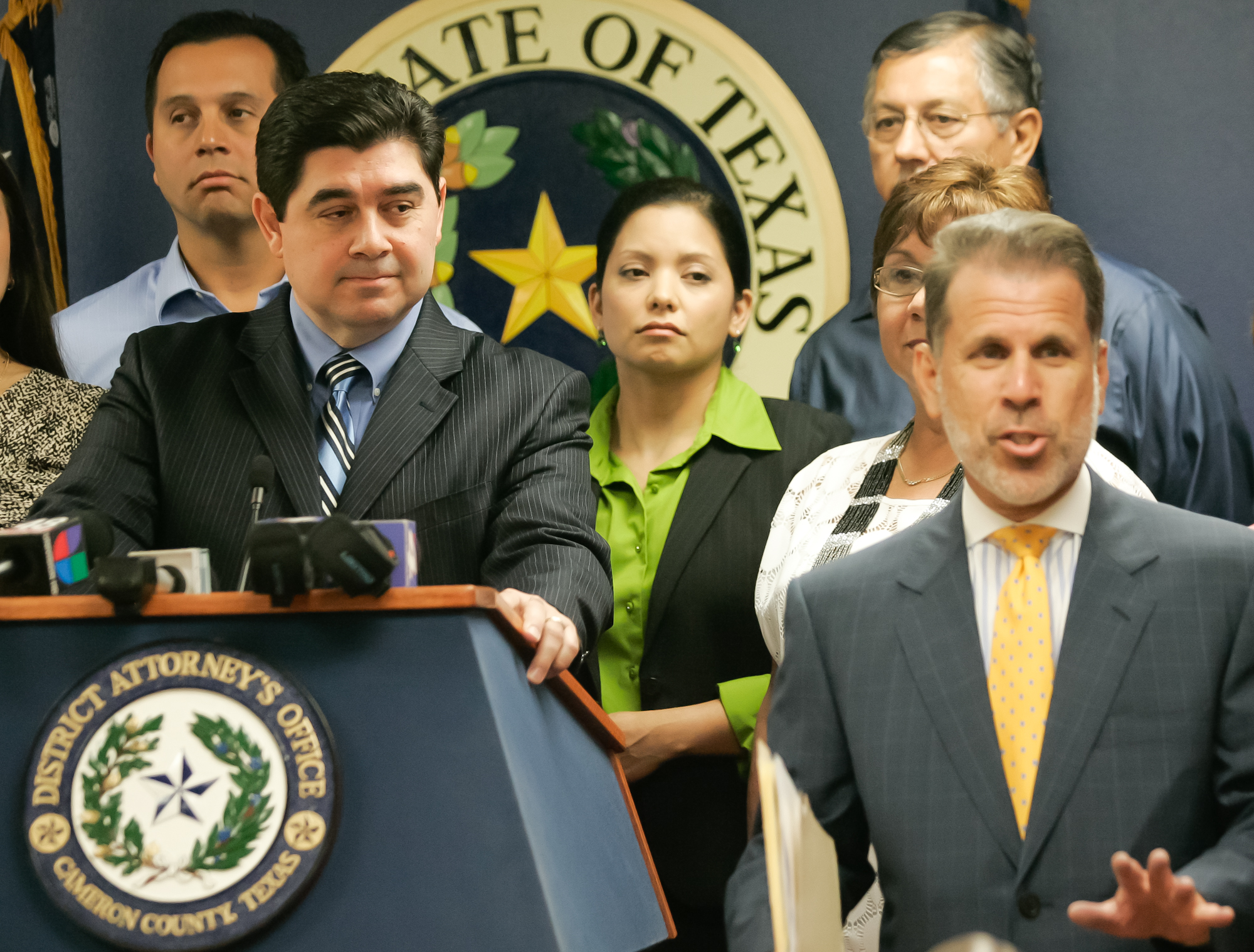 Cameron DA faces bribery charges