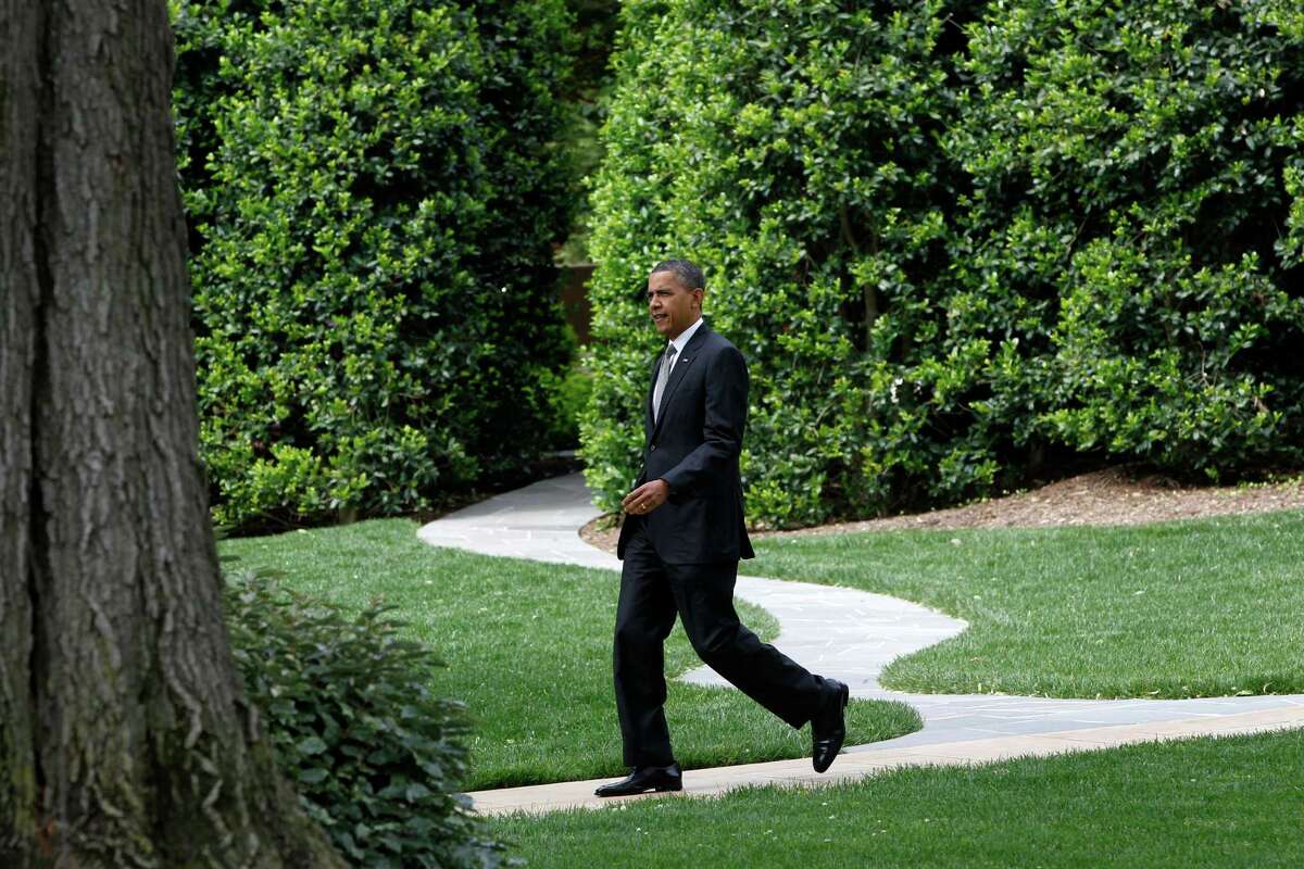 Obama hits Congress, lauds region