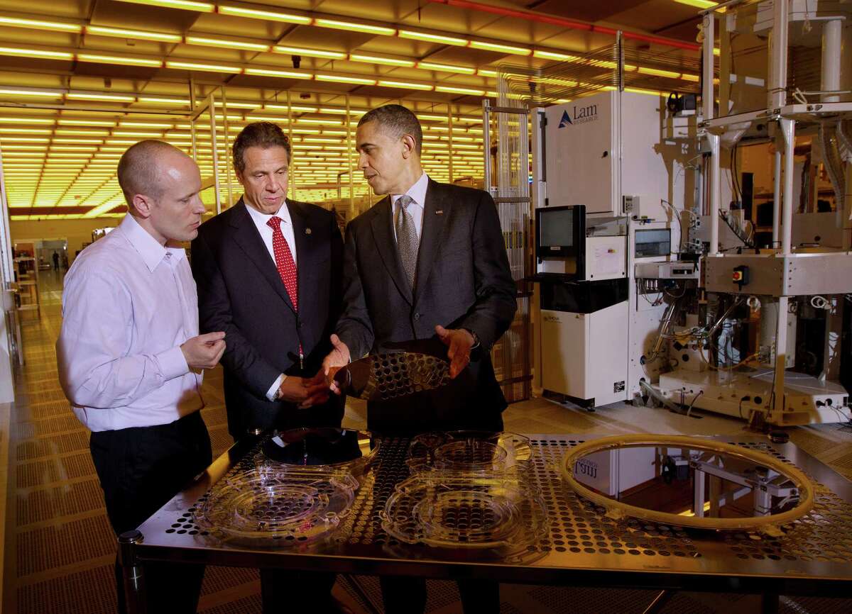 Obama hits Congress, lauds region