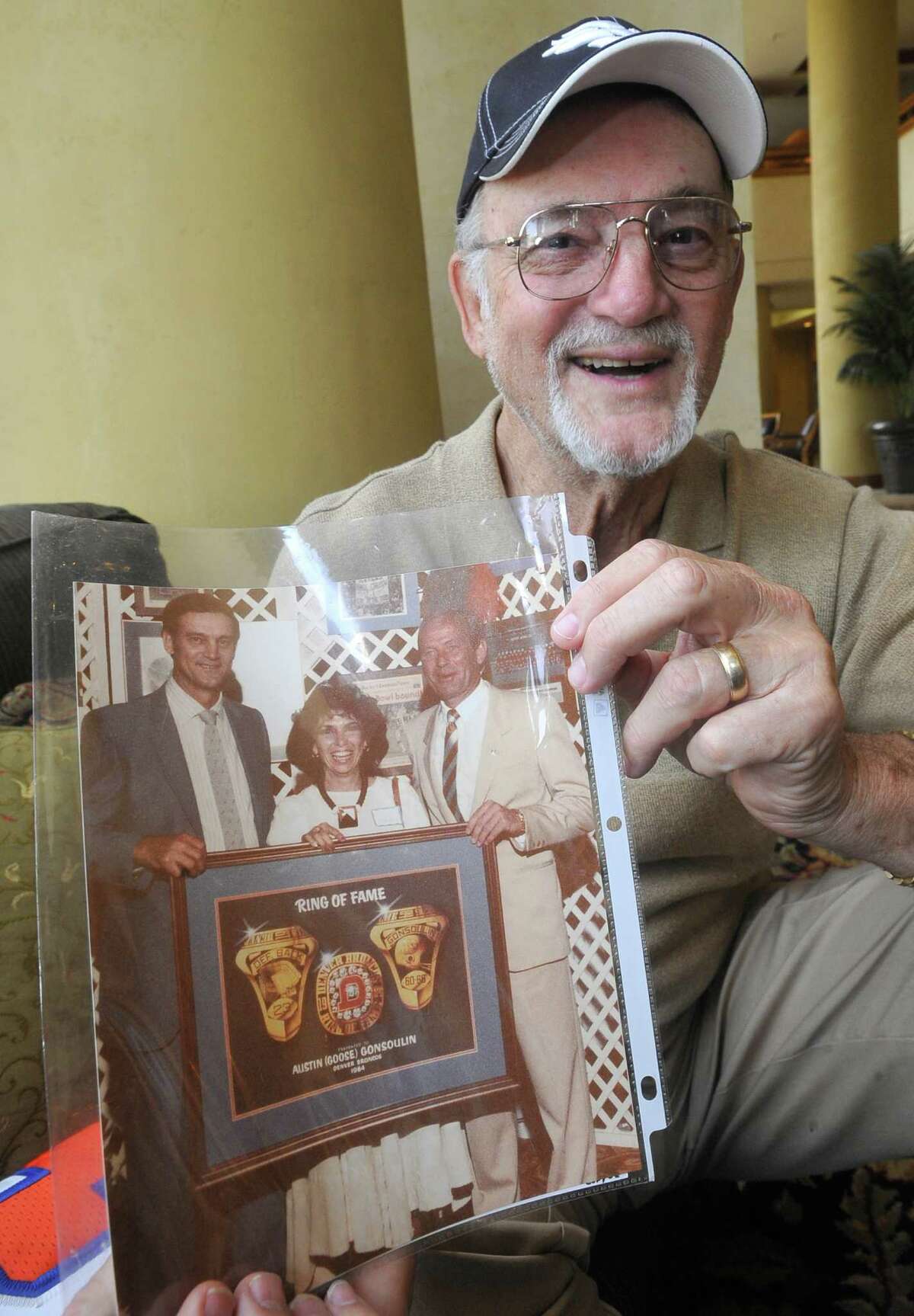 13 former NFL players with Southeast Texas ties suing league