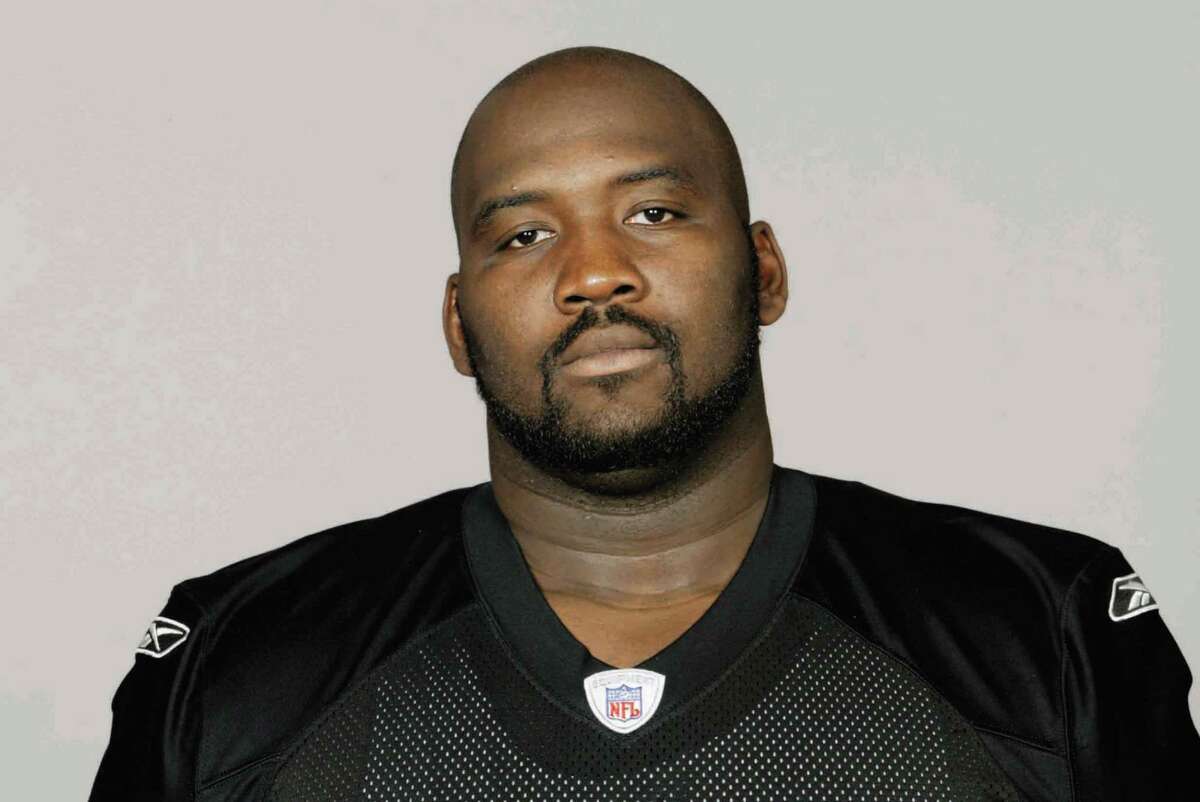 13 former NFL players with Southeast Texas ties suing league