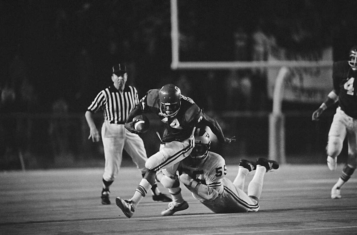 13 former NFL players with Southeast Texas ties suing league