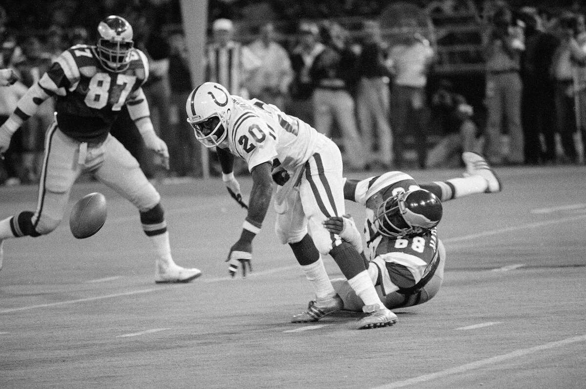 13 former NFL players with Southeast Texas ties suing league