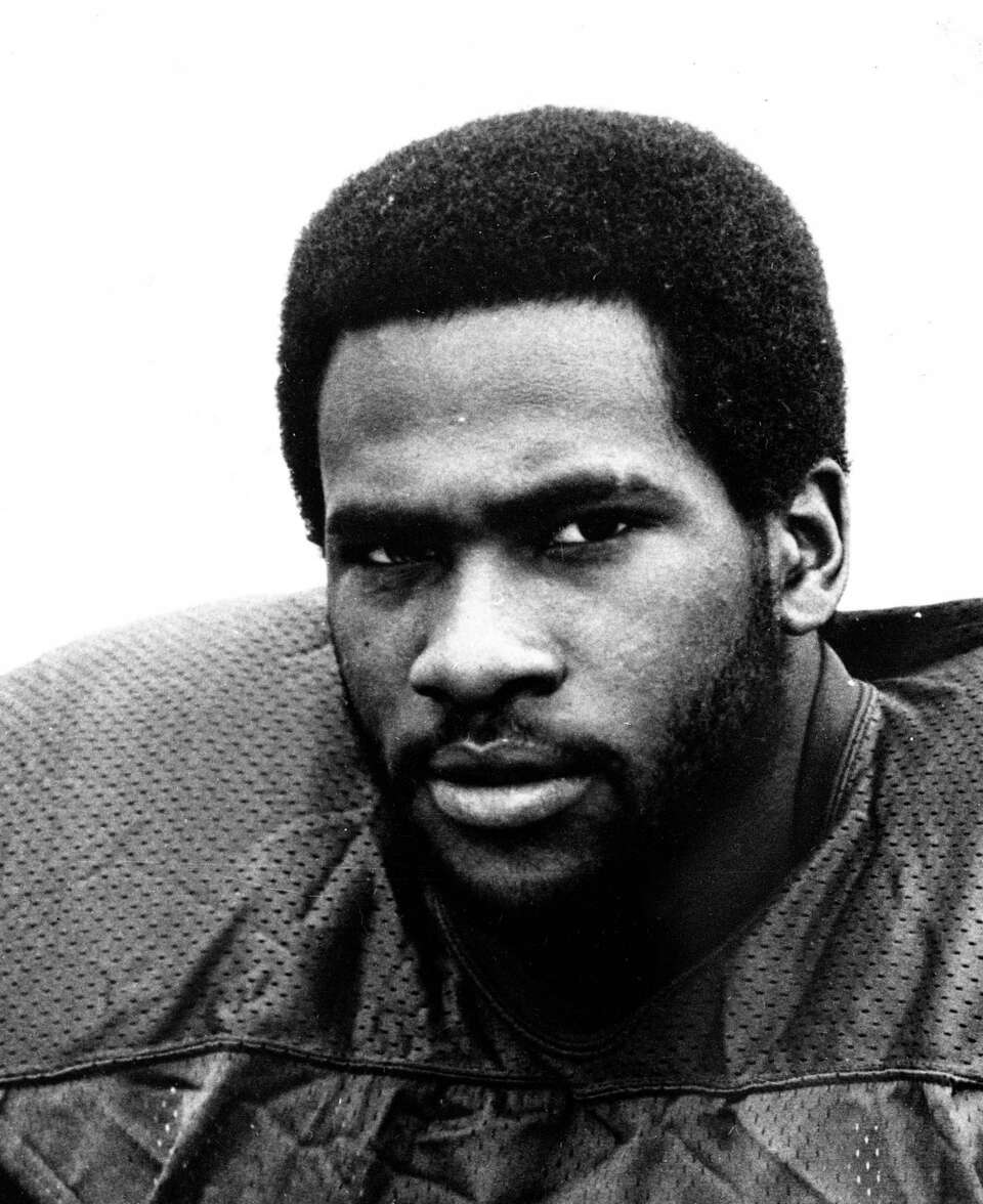 13 former NFL players with Southeast Texas ties suing league