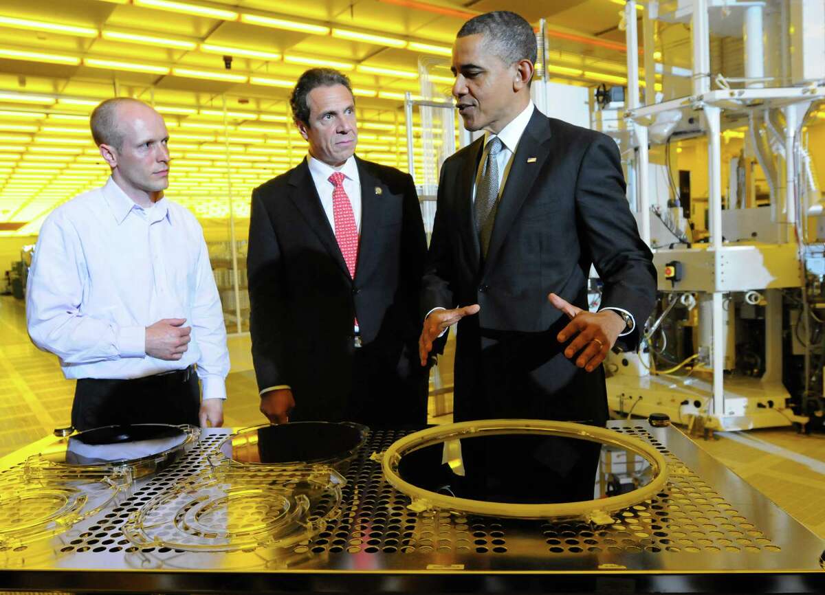 Obama hits Congress, lauds region