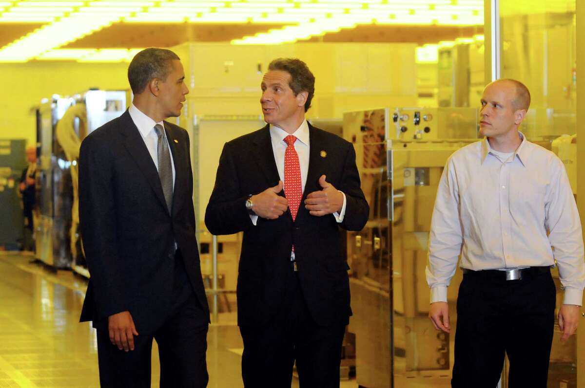 Obama hits Congress, lauds region