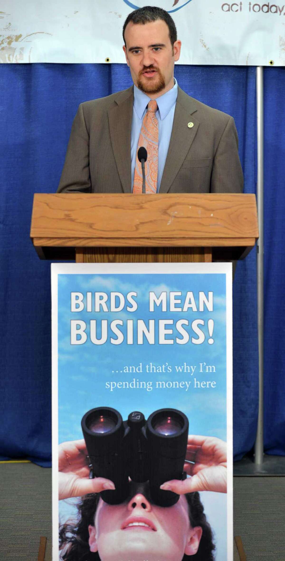 It's in the cards: Watching birds touted as big business
