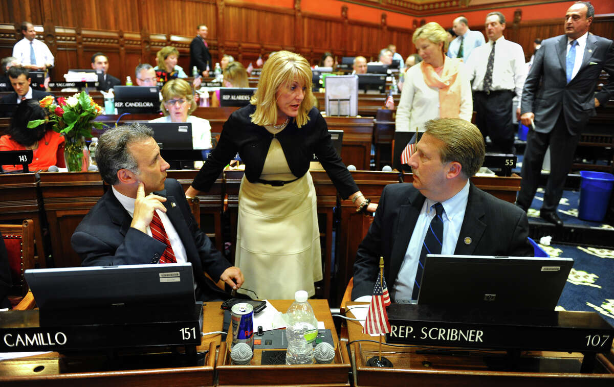 Bills live, die in session's final hours