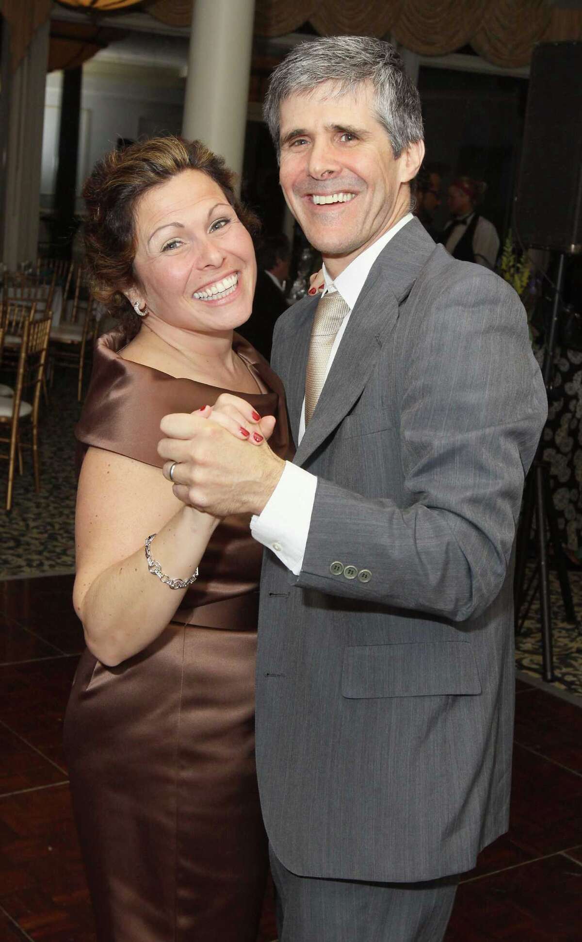 Service agency gets boost from fundraiser