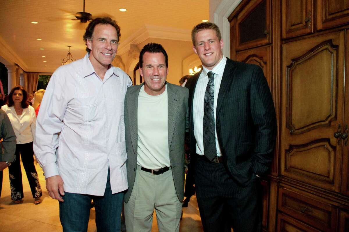 Legendary athletes party for charity