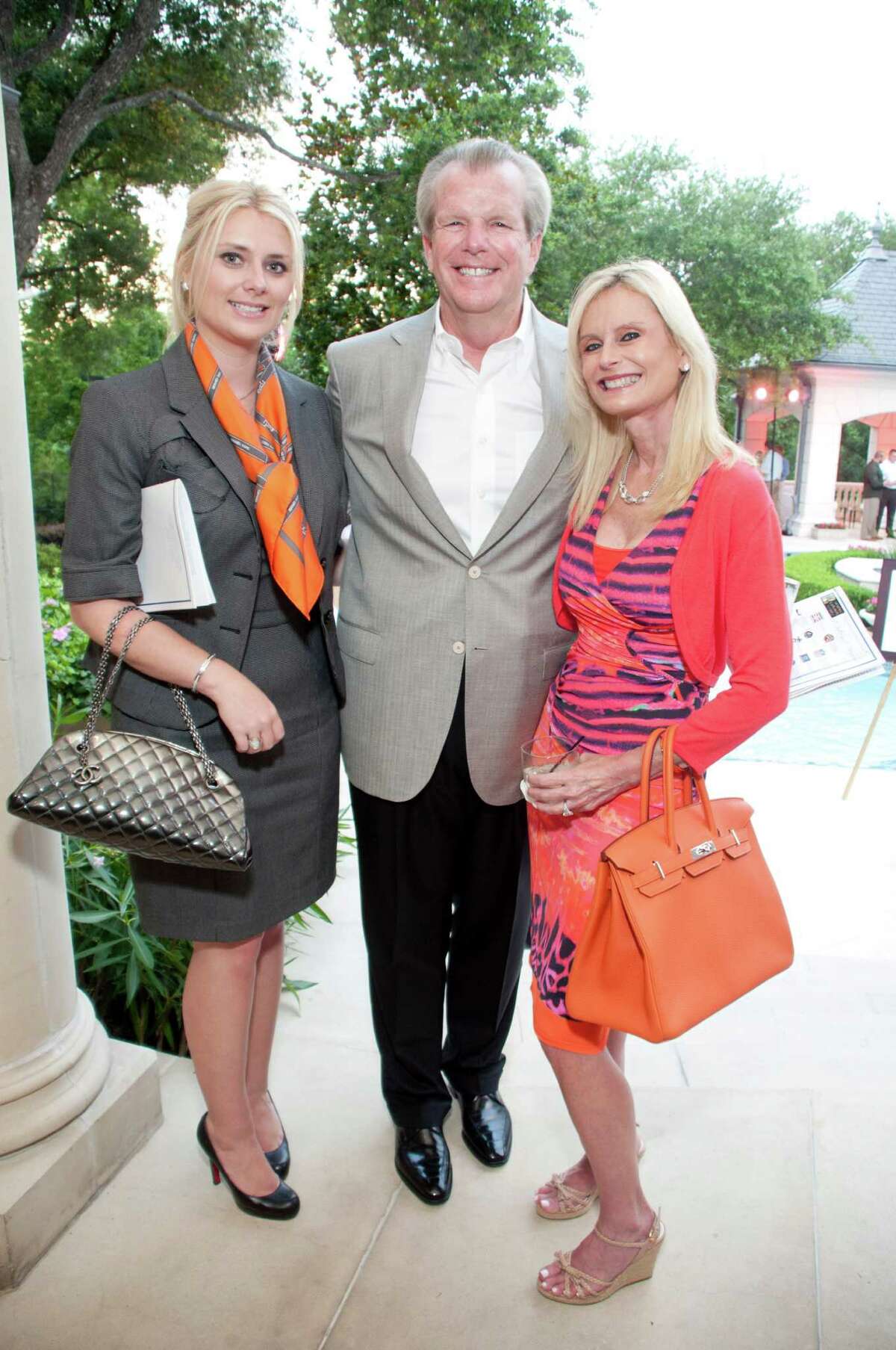 Legendary athletes party for charity