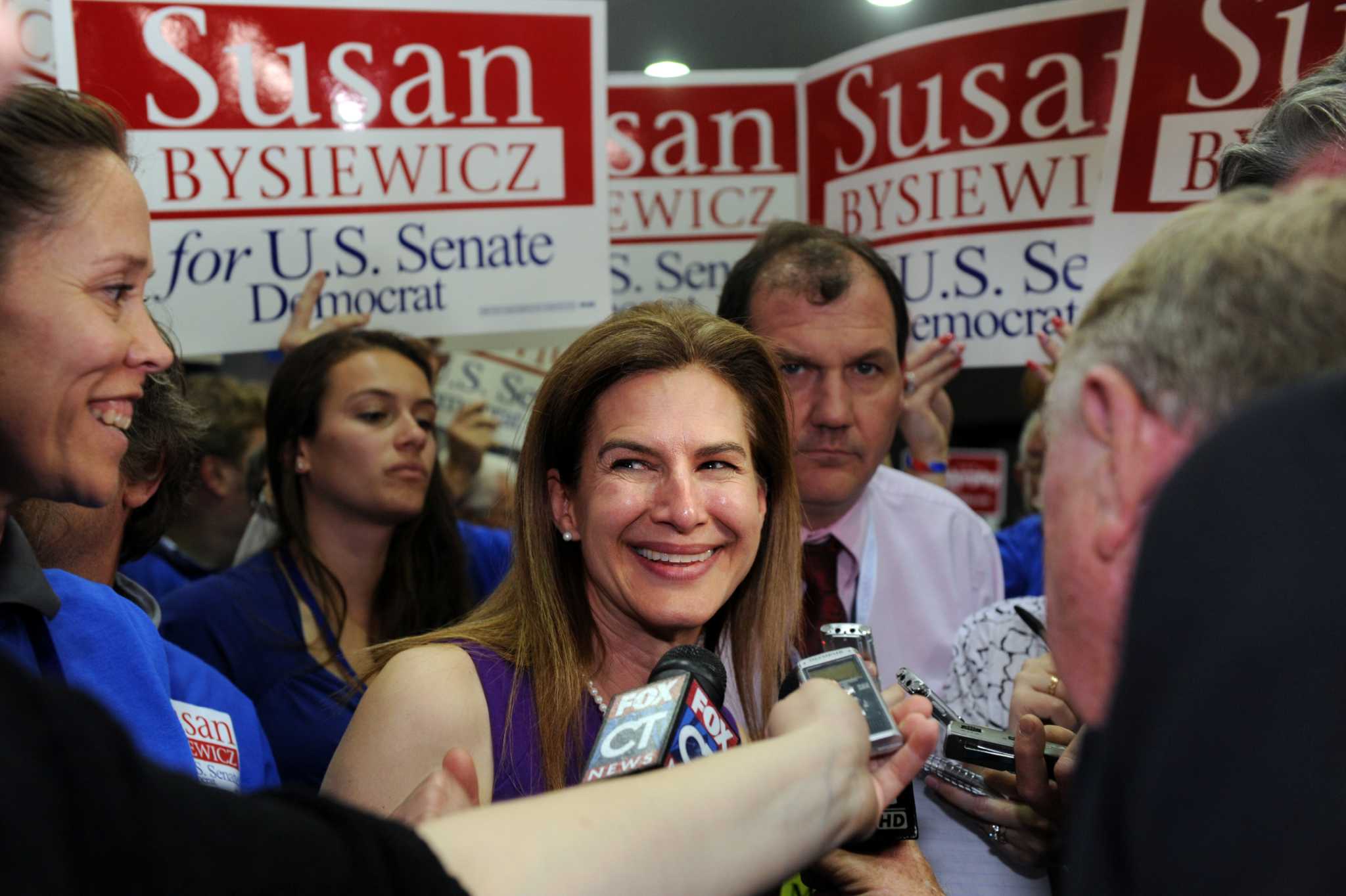 Bysiewicz stays in the fray