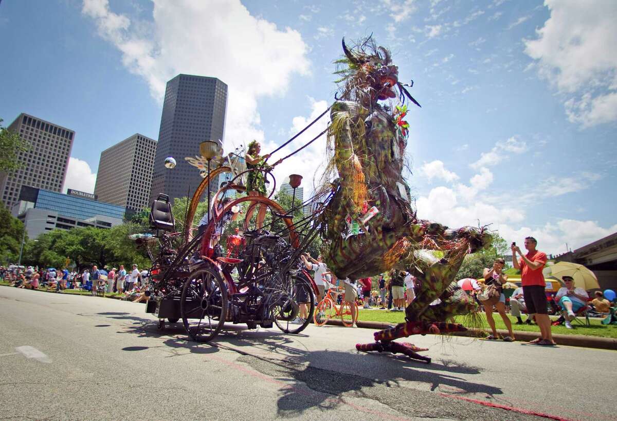 Art car parade lives up to wacky reputation