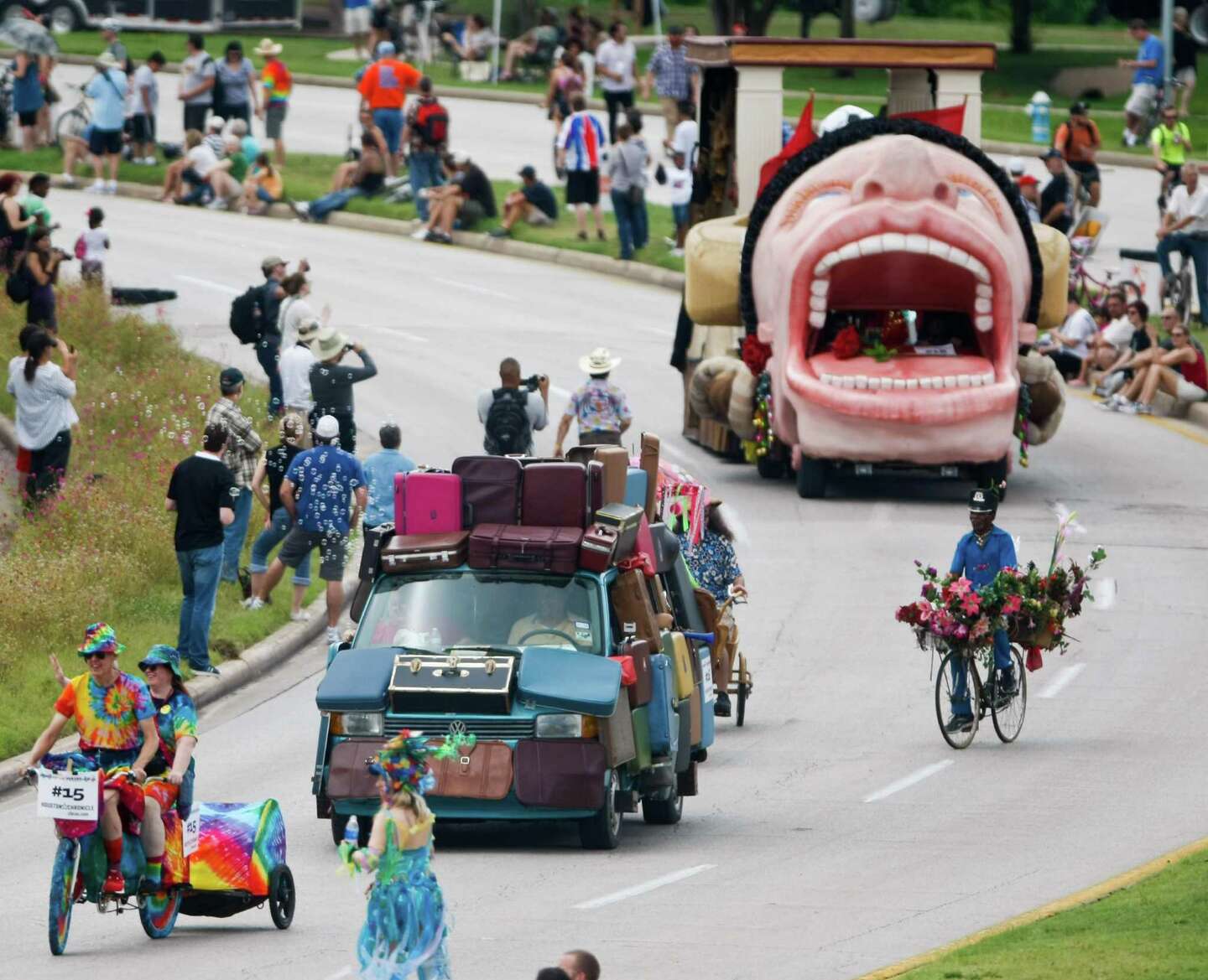 Art car parade lives up to wacky reputation