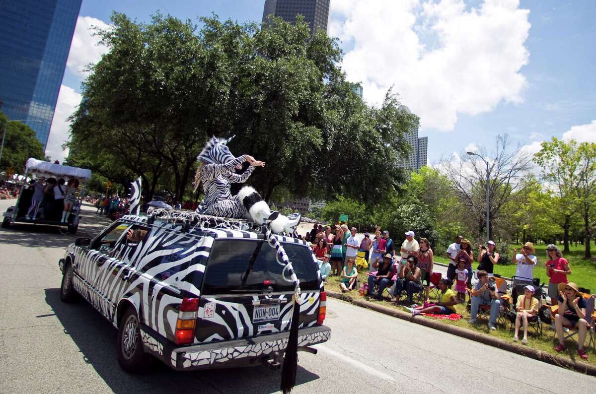 Art car parade lives up to wacky reputation