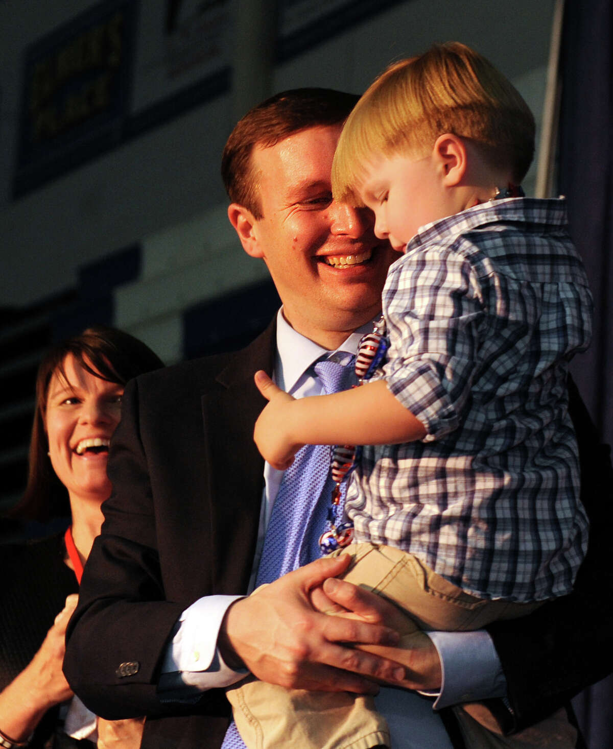 Murphy easily wins Dems nod to run for Senate