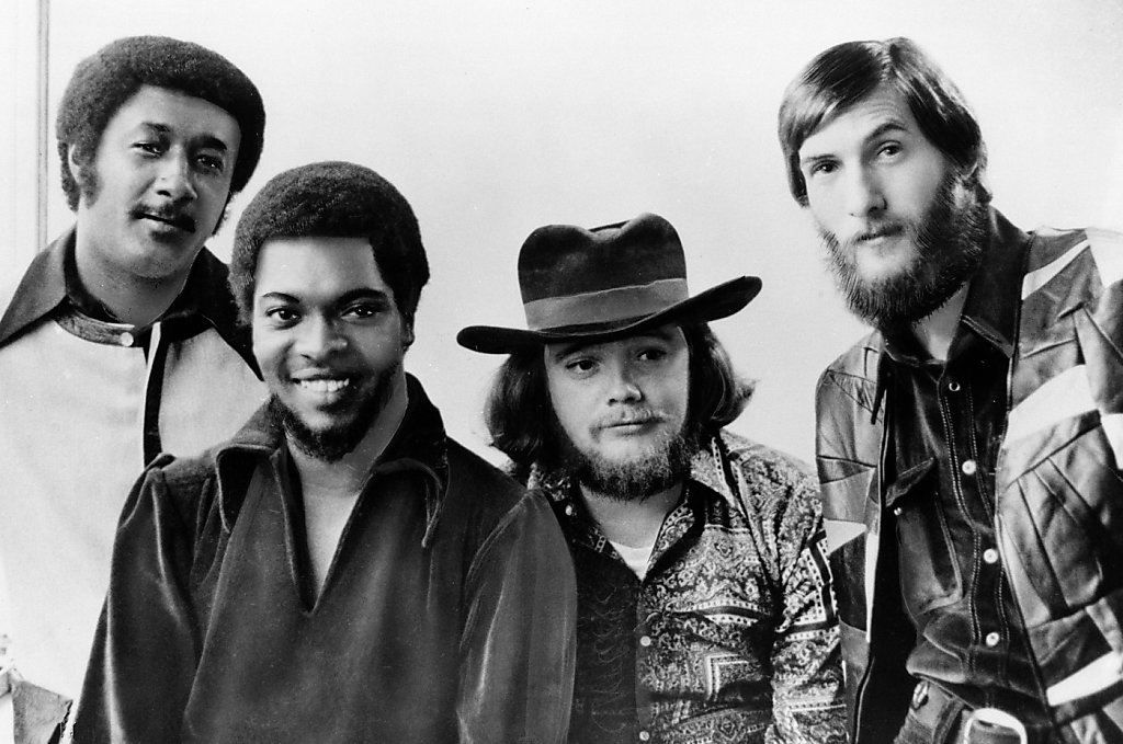 Donald 'Duck' Dunn, great soul bassist, dies at 70