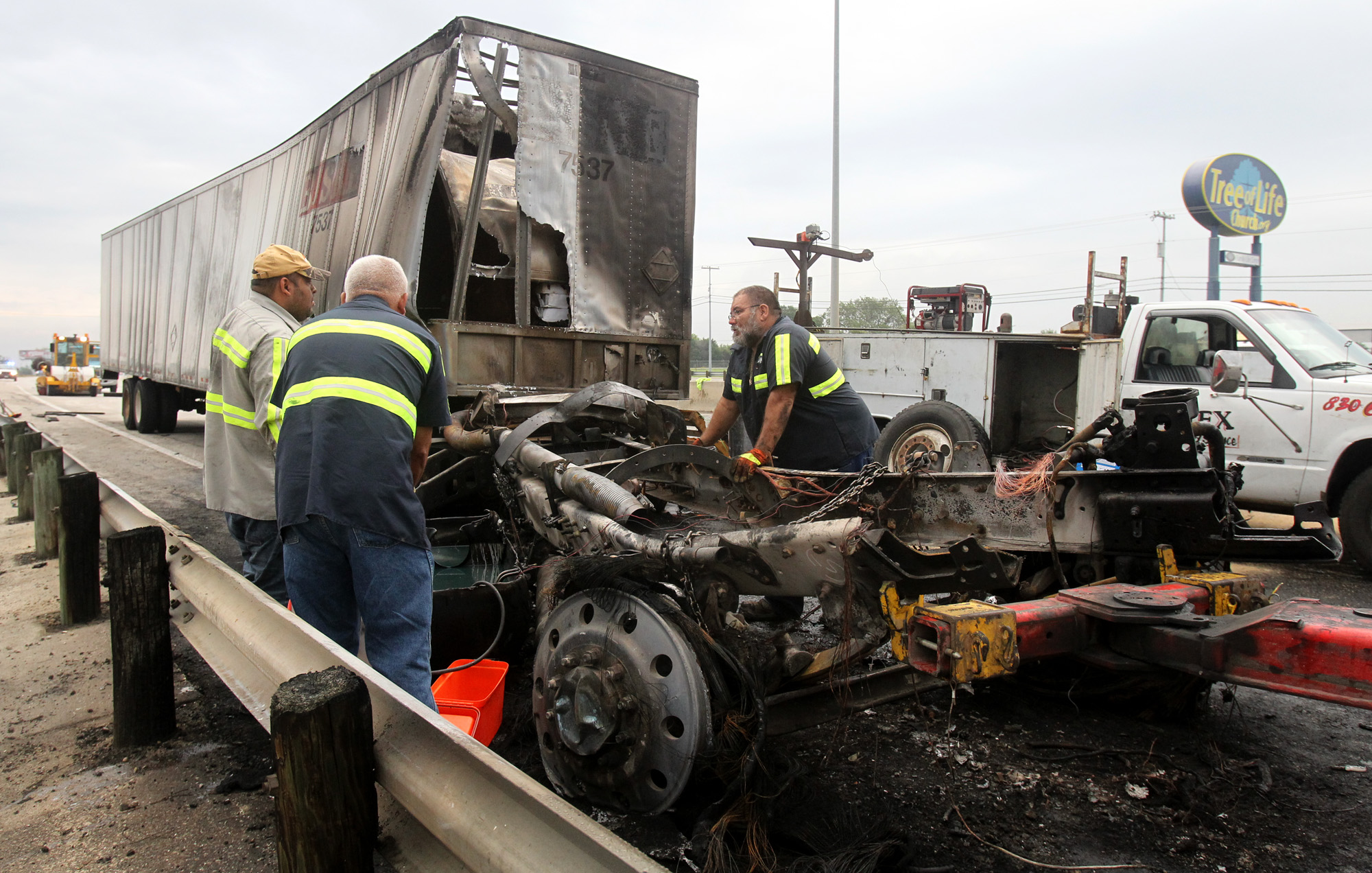 S.A. trucker dies; I-35 snarled