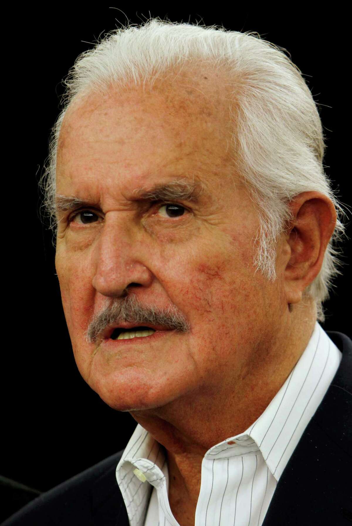 Mexican writer Carlos Fuentes dies