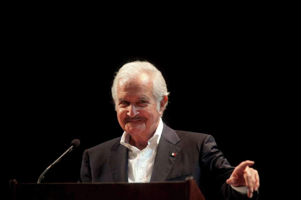 Mexican writer Carlos Fuentes dies