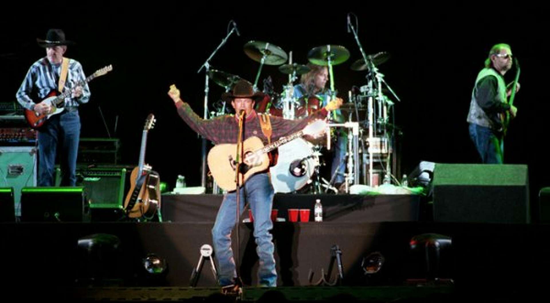 George Strait to debut new song on ACM Awards