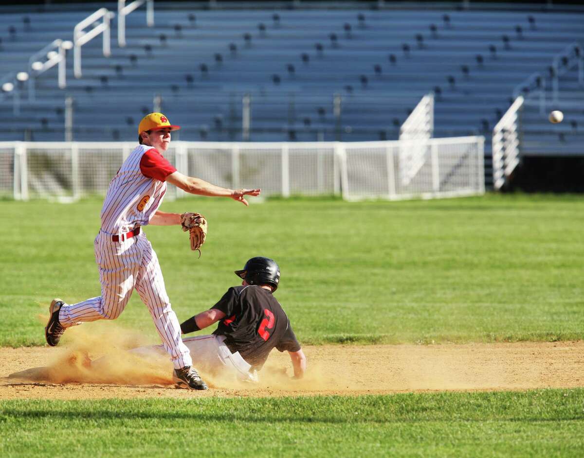 Pomperaug baseball blanks Stratford to finish undefeated SWC regular season