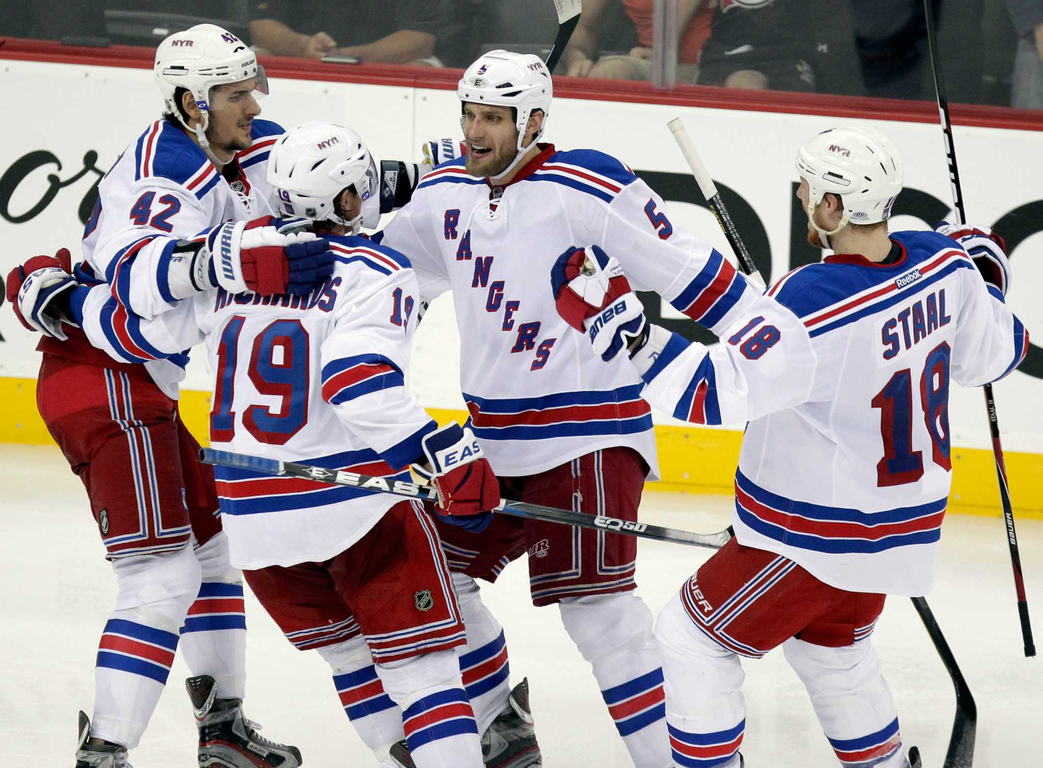 Rangers goalie blanks Devils